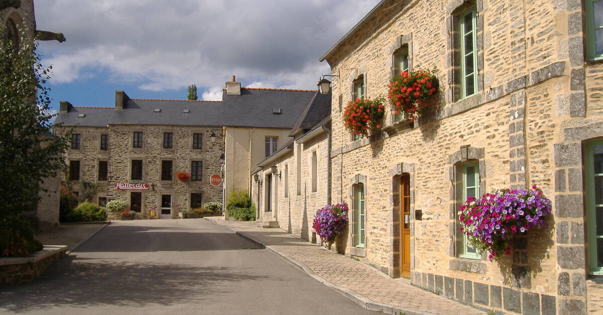 The rural heritage of breton towns and villages | Destination Coeur de ...
